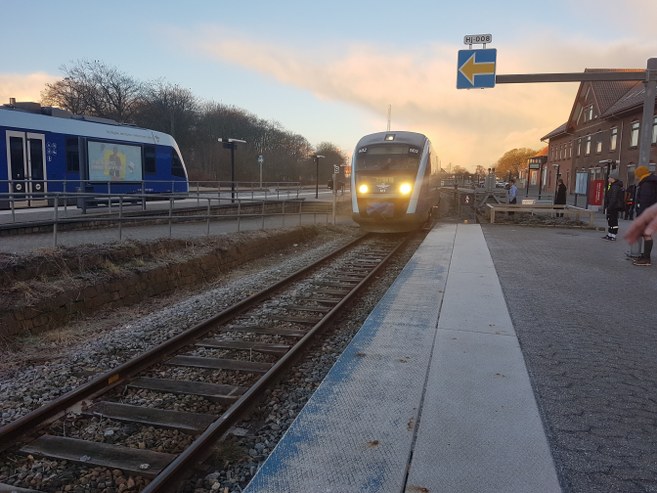 Problemer med jernbanebomme betød forsinkelser på togafgangene ...