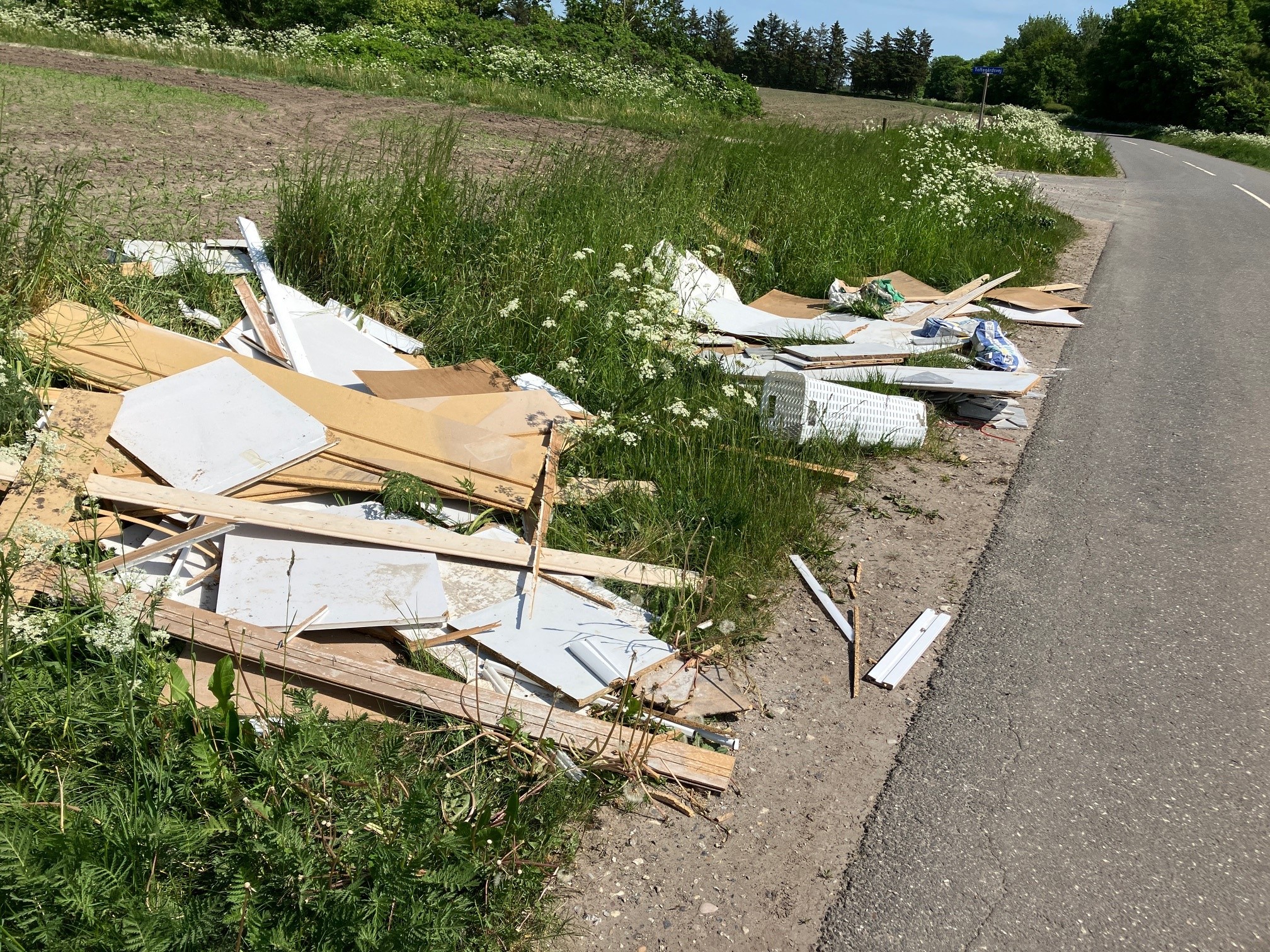 Svineri med affald og skrald - NordsøPosten.dk