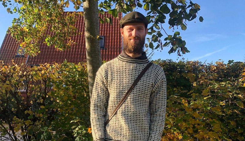 Mød den vandrende strikker på Hirtshals Bibliotek - NordsøPosten.dk