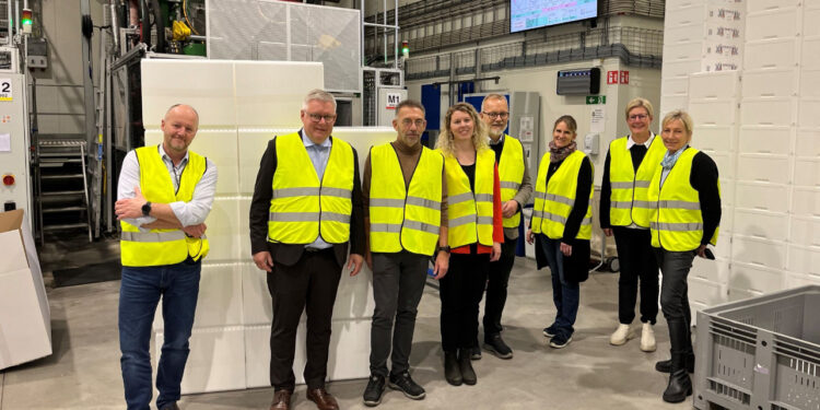 Borgmesterbesøg hos BEWI på Hirtshals Havn - NordsøPosten.dk