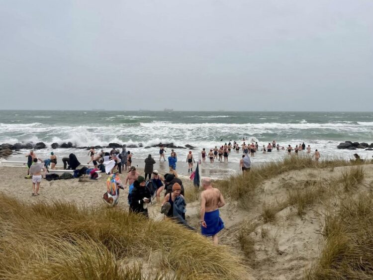 Skagen Vinterbader Festival 2025 åbnet ved Grenen - NordsøPosten.dk